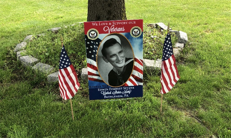Veterans Memorial Lawn Sign